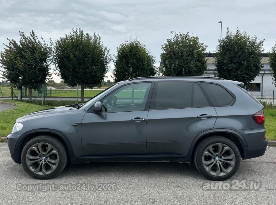 Pelēks BMW X5 2010 Tartu, ar dzinēja tilpumu 3.00 L un nobraukumu 266 tūkst. km par 12499 €, foto 9 vietnē AUTOMOTO.COM.LV
