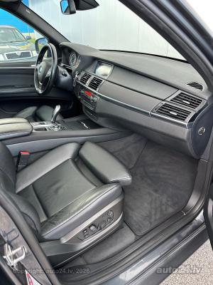 Pelēks BMW X5 2010 Tartu, ar dzinēja tilpumu 3.00 L un nobraukumu 266 tūkst. km par 12499 €, foto 15 vietnē AUTOMOTO.COM.LV