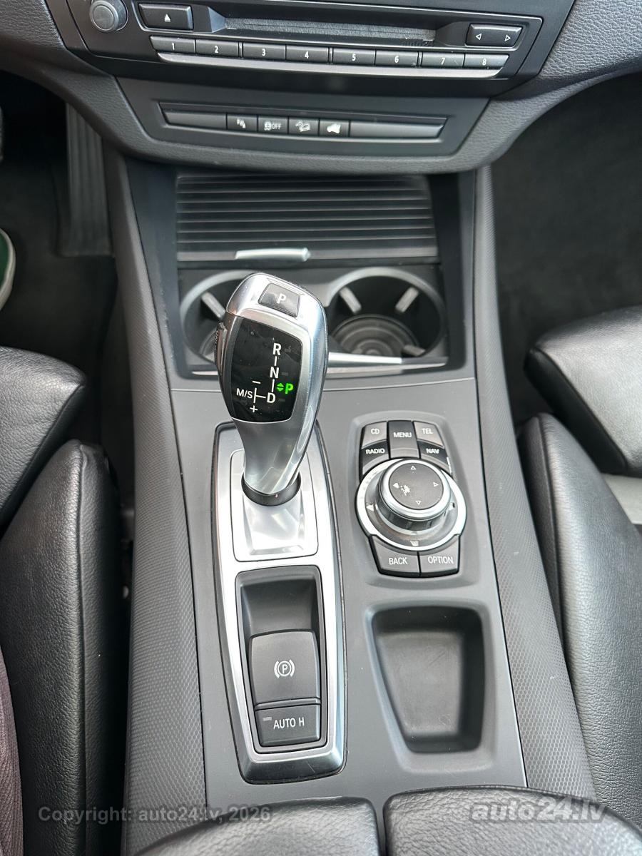 Pelēks BMW X5 2010 Tartu, ar dzinēja tilpumu 3.00 L un nobraukumu 266 tūkst. km par 12499 €, foto 19 vietnē AUTOMOTO.COM.LV