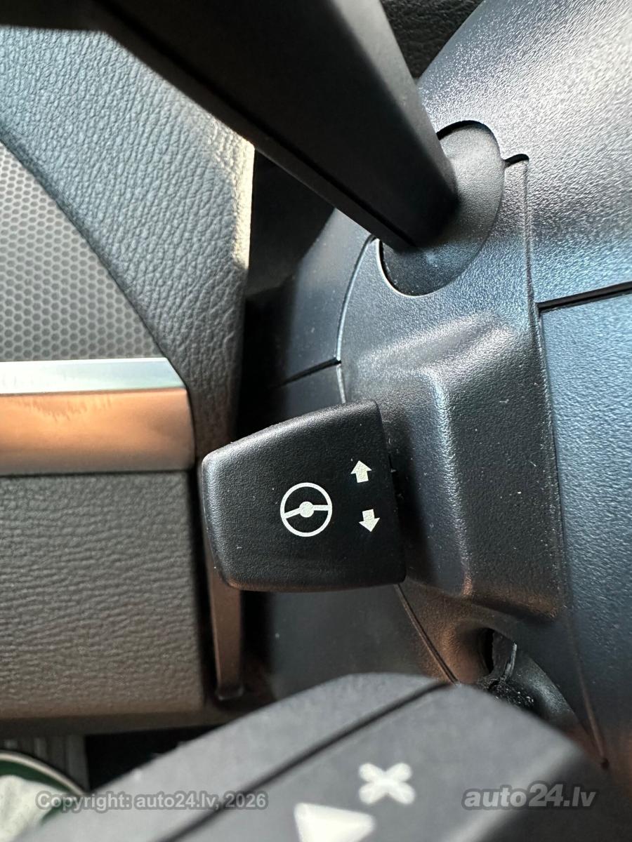 Pelēks BMW X5 2010 Tartu, ar dzinēja tilpumu 3.00 L un nobraukumu 266 tūkst. km par 12499 €, foto 21 vietnē AUTOMOTO.COM.LV