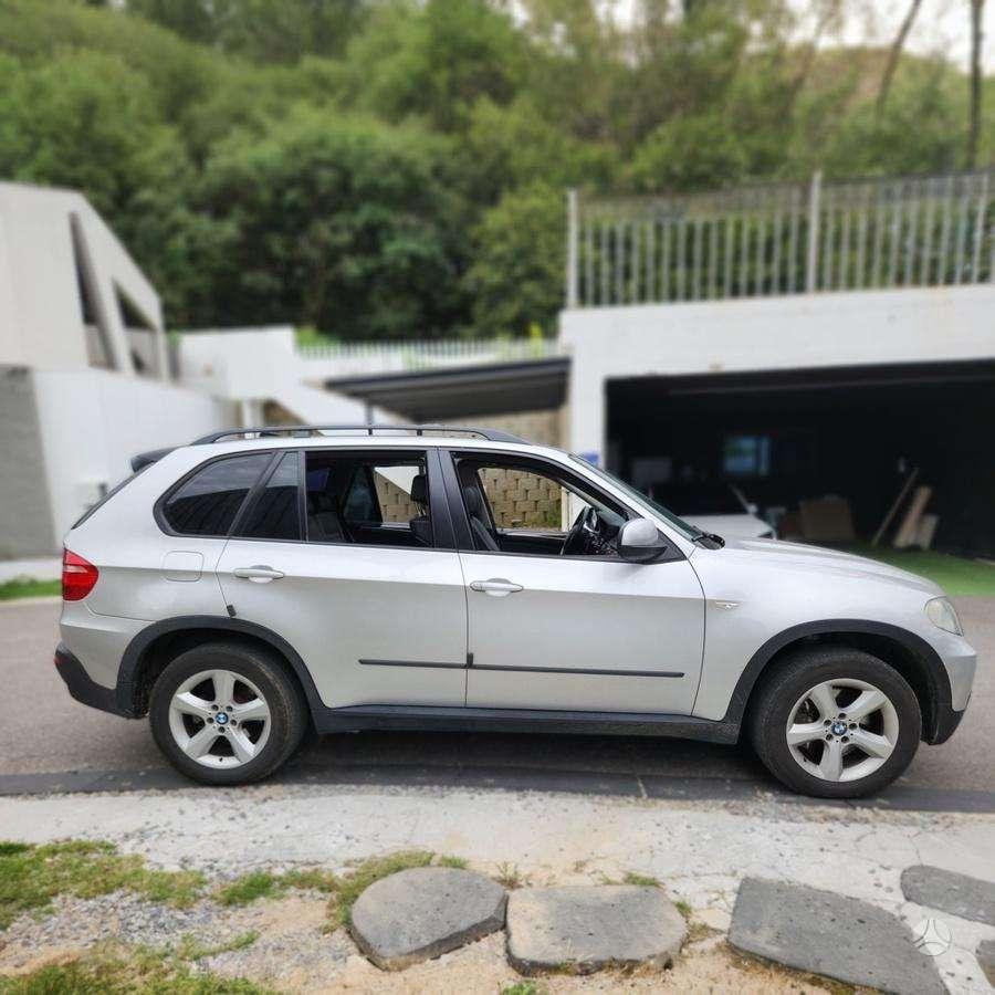 Grey BMW X5 2010 in Kaunas, with an engine capacity of 2.99 L and mileage of 220 thousand km for 8800 €, photo 3 on AUTOMOTO.COM.LV