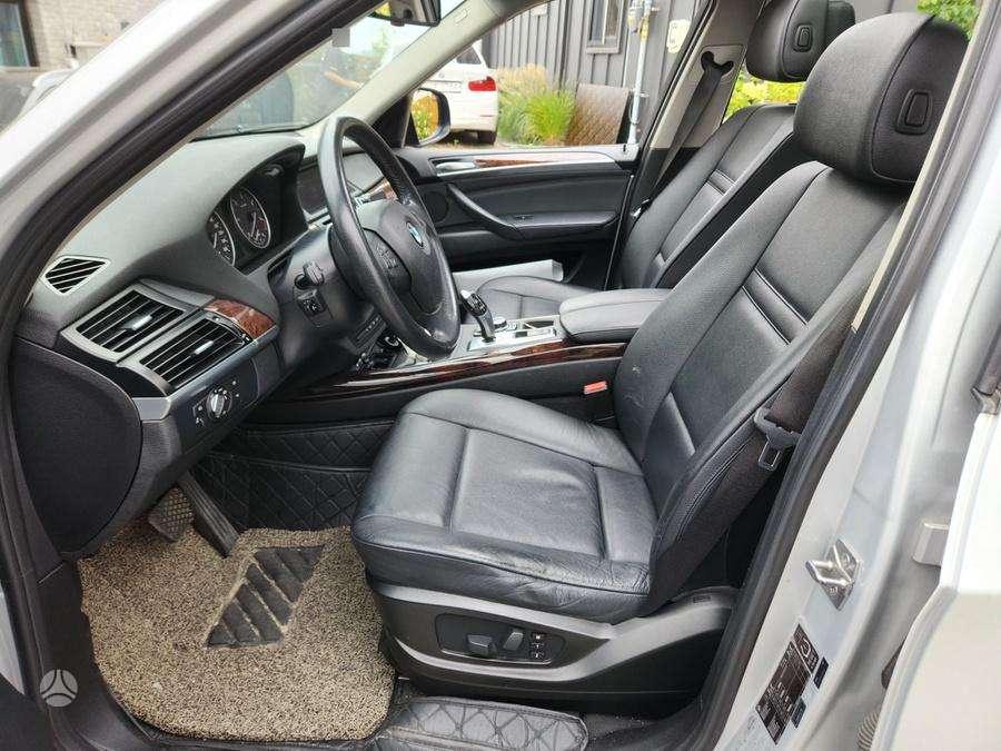 Grey BMW X5 2010 in Kaunas, with an engine capacity of 2.99 L and mileage of 220 thousand km for 8800 €, photo 6 on AUTOMOTO.COM.LV