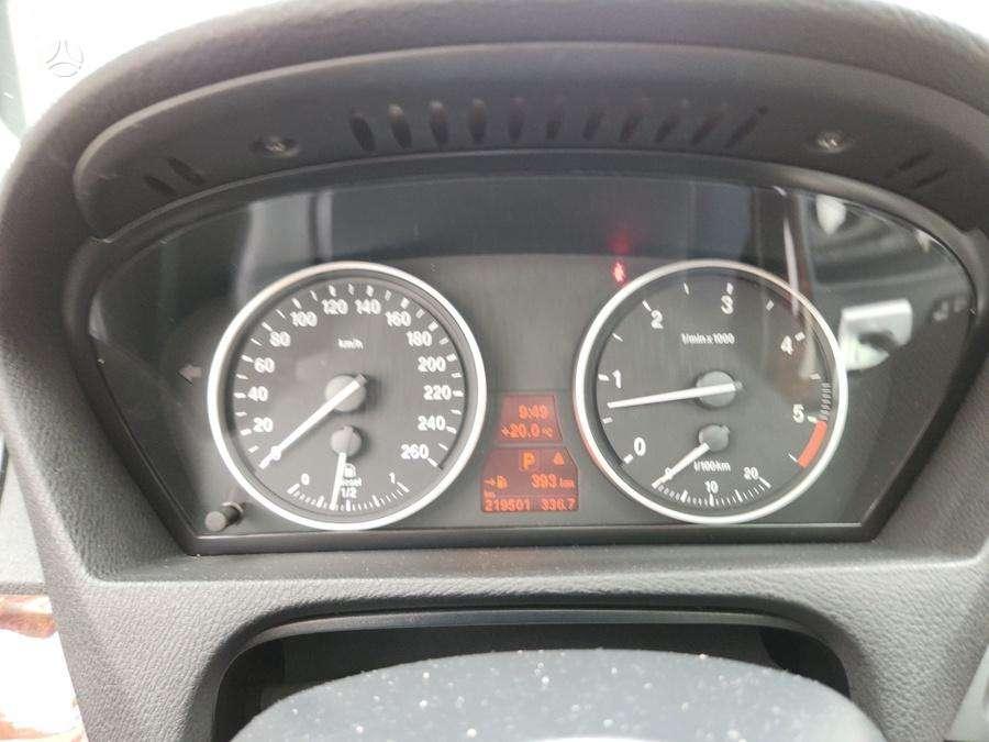 Grey BMW X5 2010 in Kaunas, with an engine capacity of 2.99 L and mileage of 220 thousand km for 8800 €, photo 13 on AUTOMOTO.COM.LV