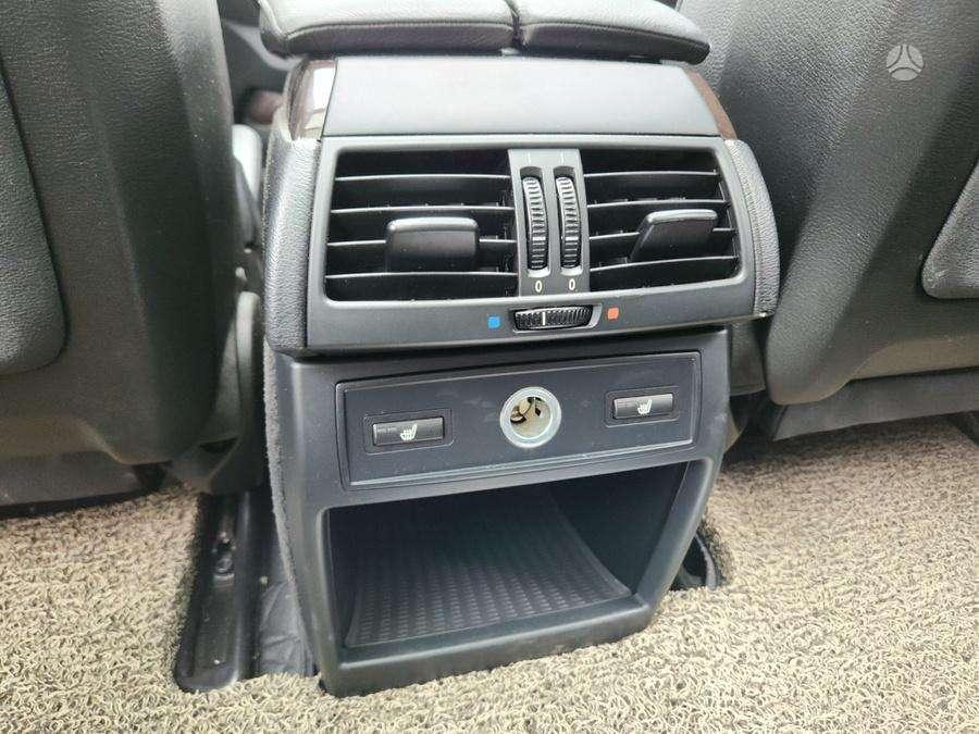Grey BMW X5 2010 in Kaunas, with an engine capacity of 2.99 L and mileage of 220 thousand km for 8800 €, photo 14 on AUTOMOTO.COM.LV