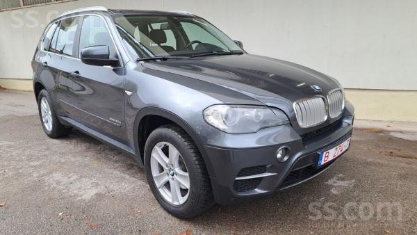 Pelēks BMW X5 2010 Ogre, ar dzinēja tilpumu 3.00 L un nobraukumu 299 tūkst. km par 10350 €, foto 1 vietnē AUTOMOTO.COM.LV