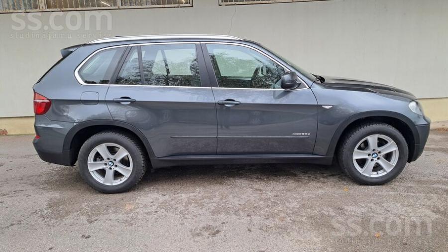 Pelēks BMW X5 2010 Ogre, ar dzinēja tilpumu 3.00 L un nobraukumu 299 tūkst. km par 10350 €, foto 7 vietnē AUTOMOTO.COM.LV
