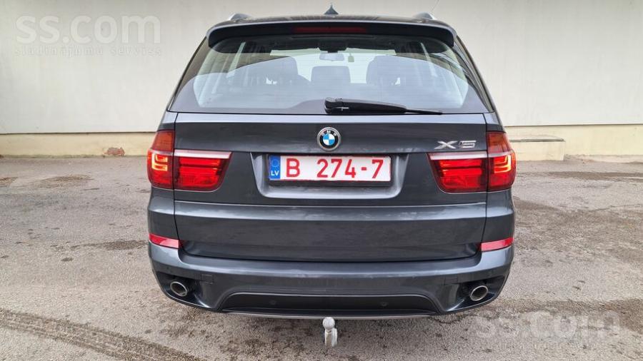 Pelēks BMW X5 2010 Ogre, ar dzinēja tilpumu 3.00 L un nobraukumu 299 tūkst. km par 10350 €, foto 8 vietnē AUTOMOTO.COM.LV