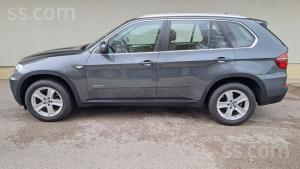 Pelēks BMW X5 2010 Ogre, ar dzinēja tilpumu 3.00 L un nobraukumu 299 tūkst. km par 10350 €, foto 9 vietnē AUTOMOTO.COM.LV