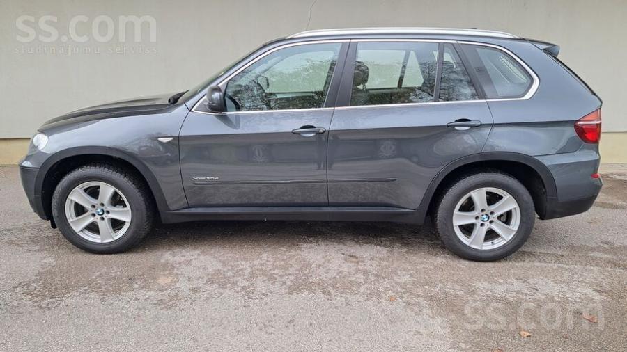 Pelēks BMW X5 2010 Ogre, ar dzinēja tilpumu 3.00 L un nobraukumu 299 tūkst. km par 10350 €, foto 9 vietnē AUTOMOTO.COM.LV