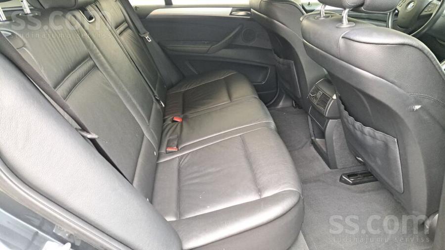 Pelēks BMW X5 2010 Ogre, ar dzinēja tilpumu 3.00 L un nobraukumu 299 tūkst. km par 10350 €, foto 13 vietnē AUTOMOTO.COM.LV