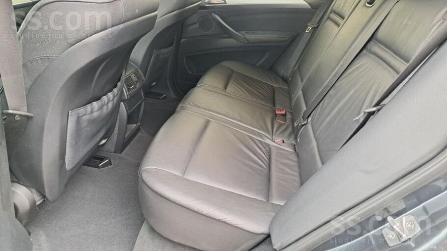 Pelēks BMW X5 2010 Ogre, ar dzinēja tilpumu 3.00 L un nobraukumu 299 tūkst. km par 10350 €, foto 16 vietnē AUTOMOTO.COM.LV