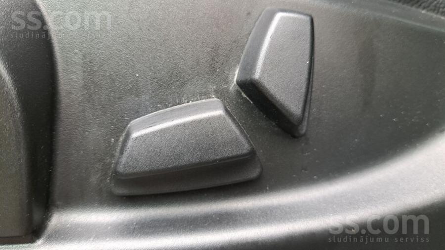 Pelēks BMW X5 2010 Ogre, ar dzinēja tilpumu 3.00 L un nobraukumu 299 tūkst. km par 10350 €, foto 21 vietnē AUTOMOTO.COM.LV