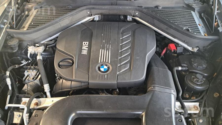 Pelēks BMW X5 2010 Ogre, ar dzinēja tilpumu 3.00 L un nobraukumu 299 tūkst. km par 10350 €, foto 24 vietnē AUTOMOTO.COM.LV