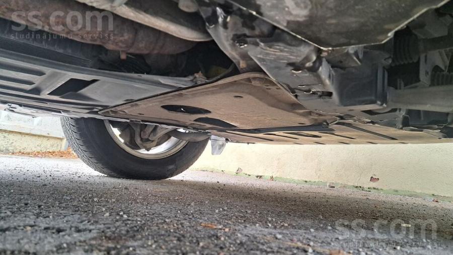 Pelēks BMW X5 2010 Ogre, ar dzinēja tilpumu 3.00 L un nobraukumu 299 tūkst. km par 10350 €, foto 30 vietnē AUTOMOTO.COM.LV