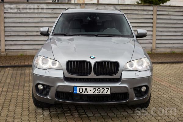 Pelēks BMW X5 2011 Jelgava, ar dzinēja tilpumu 3.00 L un nobraukumu 294 tūkst. km par 13100 €, foto 2 vietnē AUTOMOTO.COM.LV