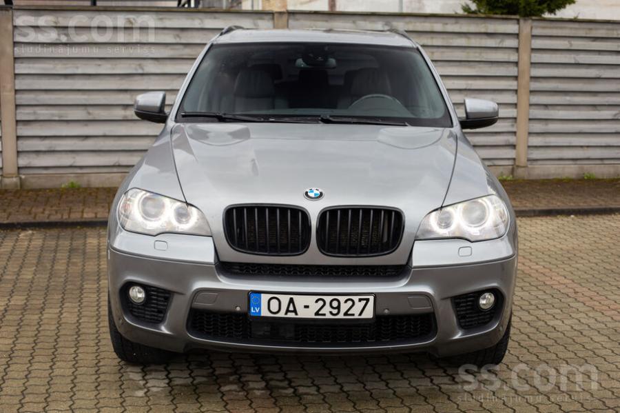 Pelēks BMW X5 2011 Jelgava, ar dzinēja tilpumu 3.00 L un nobraukumu 294 tūkst. km par 13100 €, foto 2 vietnē AUTOMOTO.COM.LV