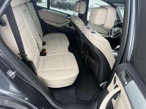 Grey BMW X5 2011 in Marijampole, with an engine capacity of 2.99 L and mileage of 295 thousand km for 10900 €, photo 26 on AUTOMOTO.COM.LV
