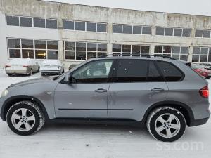 Grey BMW X5 2011 in Rezekne, with an engine capacity of 3.00 L and mileage of 244 thousand km for 10999 €, photo 4 on AUTOMOTO.COM.LV