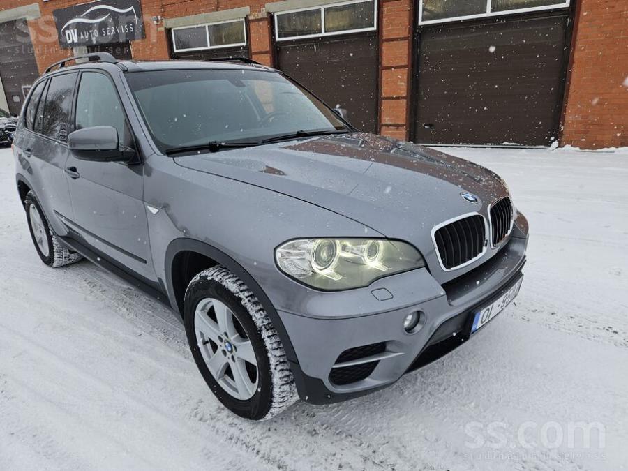 Grey BMW X5 2011 in Rezekne, with an engine capacity of 3.00 L and mileage of 244 thousand km for 10999 €, photo 8 on AUTOMOTO.COM.LV