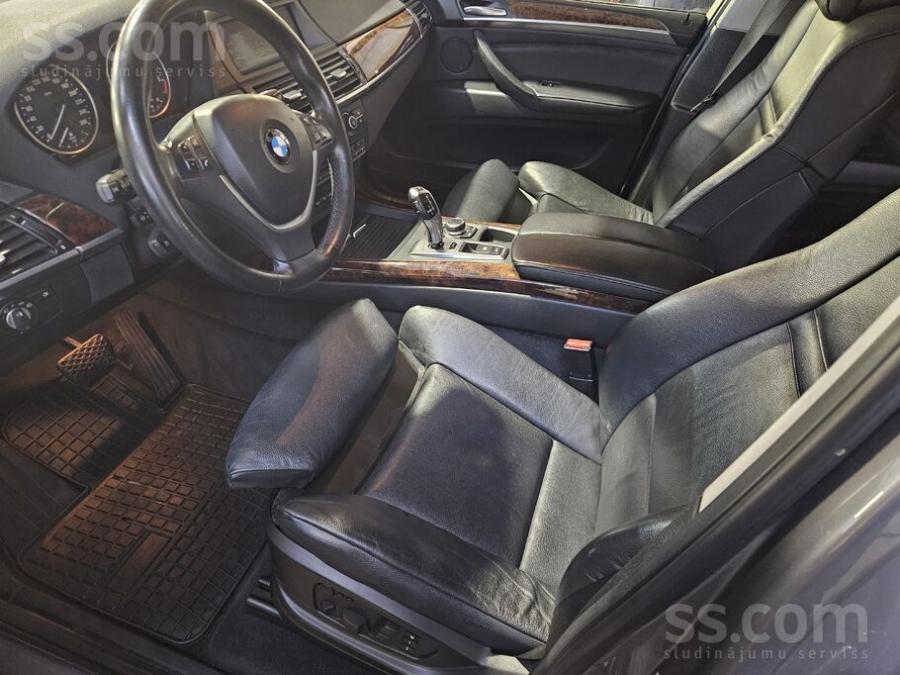 Grey BMW X5 2011 in Rezekne, with an engine capacity of 3.00 L and mileage of 244 thousand km for 10999 €, photo 15 on AUTOMOTO.COM.LV