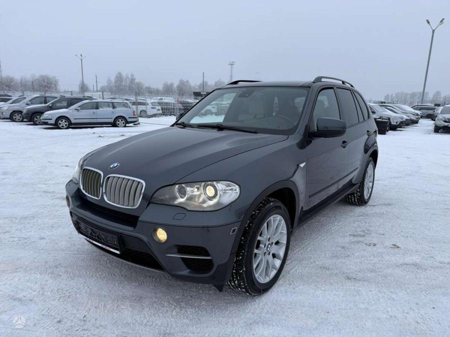 Pelēks BMW X5 2011 Marijampole, ar dzinēja tilpumu 2.99 L un nobraukumu 295 tūkst. km par 10300 €, foto 1 vietnē AUTOMOTO.COM.LV