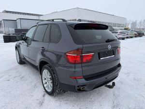 Pelēks BMW X5 2011 Marijampole, ar dzinēja tilpumu 2.99 L un nobraukumu 295 tūkst. km par 10300 €, foto 3 vietnē AUTOMOTO.COM.LV