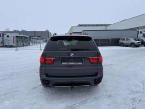 Pelēks BMW X5 2011 Marijampole, ar dzinēja tilpumu 2.99 L un nobraukumu 295 tūkst. km par 10300 €, foto 5 vietnē AUTOMOTO.COM.LV