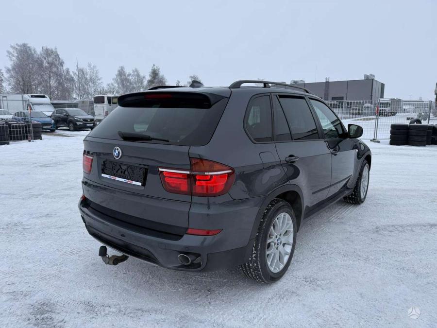 Pelēks BMW X5 2011 Marijampole, ar dzinēja tilpumu 2.99 L un nobraukumu 295 tūkst. km par 10300 €, foto 9 vietnē AUTOMOTO.COM.LV
