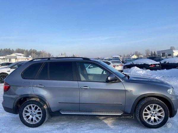 Grey BMW X5 2011 in Utena, with an engine capacity of 2.99 L and mileage of 260 thousand km for 11700 €, photo 3 on AUTOMOTO.COM.LV