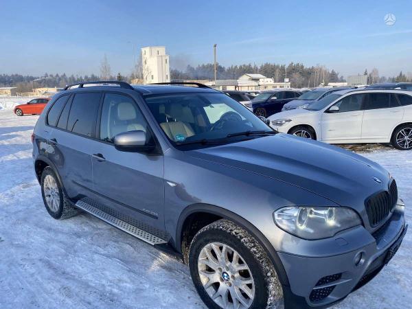Grey BMW X5 2011 in Utena, with an engine capacity of 2.99 L and mileage of 260 thousand km for 11700 €, photo 4 on AUTOMOTO.COM.LV