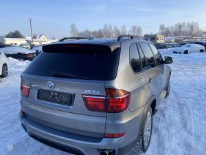 Grey BMW X5 2011 in Utena, with an engine capacity of 2.99 L and mileage of 260 thousand km for 11700 €, photo 7 on AUTOMOTO.COM.LV