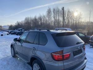 Grey BMW X5 2011 in Utena, with an engine capacity of 2.99 L and mileage of 260 thousand km for 11700 €, photo 8 on AUTOMOTO.COM.LV