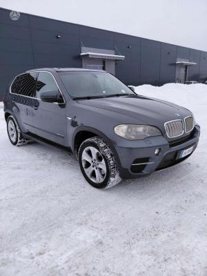Grey BMW X5 2011 in Vilnius, with an engine capacity of 2.99 L and mileage of 26 thousand km for 9400 €, photo 2 on AUTOMOTO.COM.LV