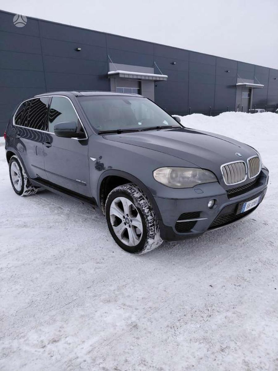 Grey BMW X5 2011 in Vilnius, with an engine capacity of 2.99 L and mileage of 26 thousand km for 9400 €, photo 2 on AUTOMOTO.COM.LV