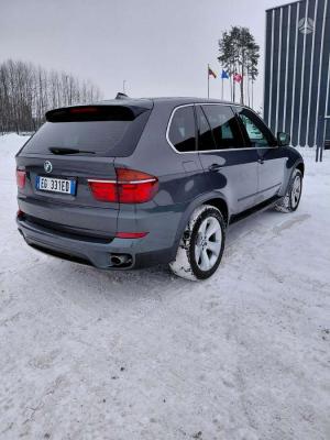 Grey BMW X5 2011 in Vilnius, with an engine capacity of 2.99 L and mileage of 26 thousand km for 9400 €, photo 4 on AUTOMOTO.COM.LV