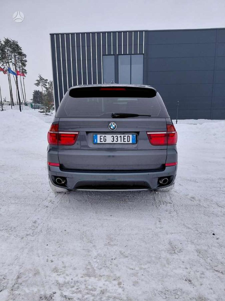 Grey BMW X5 2011 in Vilnius, with an engine capacity of 2.99 L and mileage of 26 thousand km for 9400 €, photo 6 on AUTOMOTO.COM.LV
