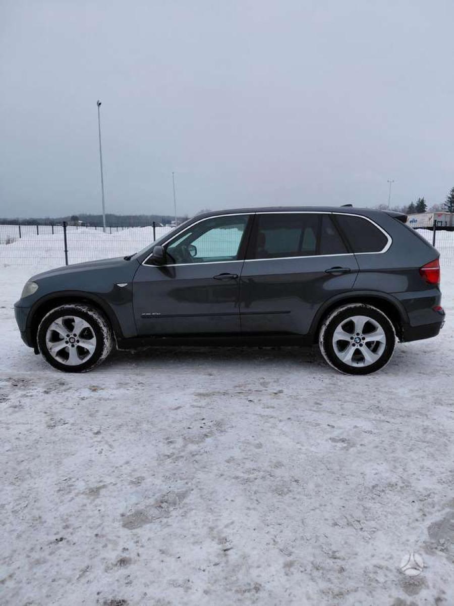 Grey BMW X5 2011 in Vilnius, with an engine capacity of 2.99 L and mileage of 26 thousand km for 9400 €, photo 7 on AUTOMOTO.COM.LV