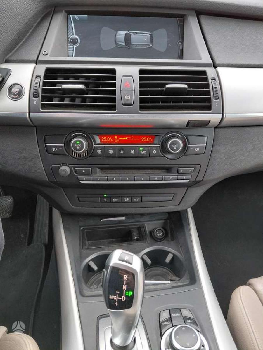 Grey BMW X5 2011 in Vilnius, with an engine capacity of 2.99 L and mileage of 26 thousand km for 9400 €, photo 11 on AUTOMOTO.COM.LV