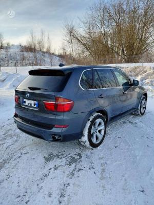 Grey BMW X5 2011 in Vilnius, with an engine capacity of 2.99 L and mileage of 264 thousand km for 9400 €, photo 2 on AUTOMOTO.COM.LV