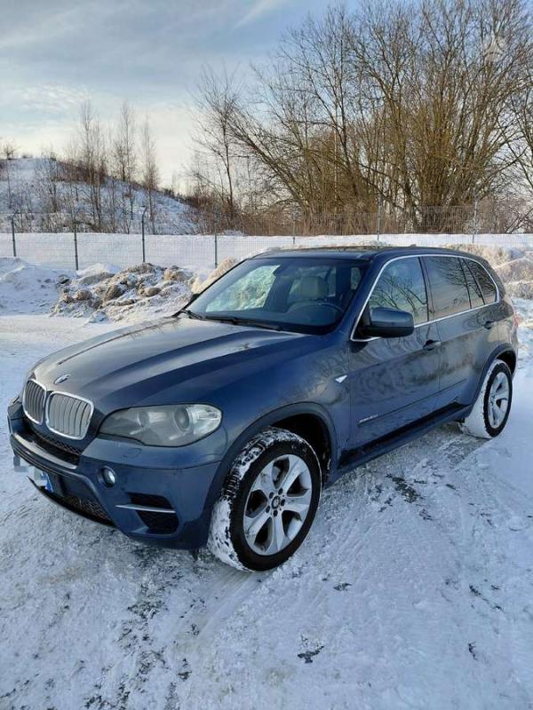 Pelēks BMW X5 2011 Viļņa, ar dzinēja tilpumu 2.99 L un nobraukumu 264 tūkst. km par 9400 €, foto 7 vietnē AUTOMOTO.COM.LV