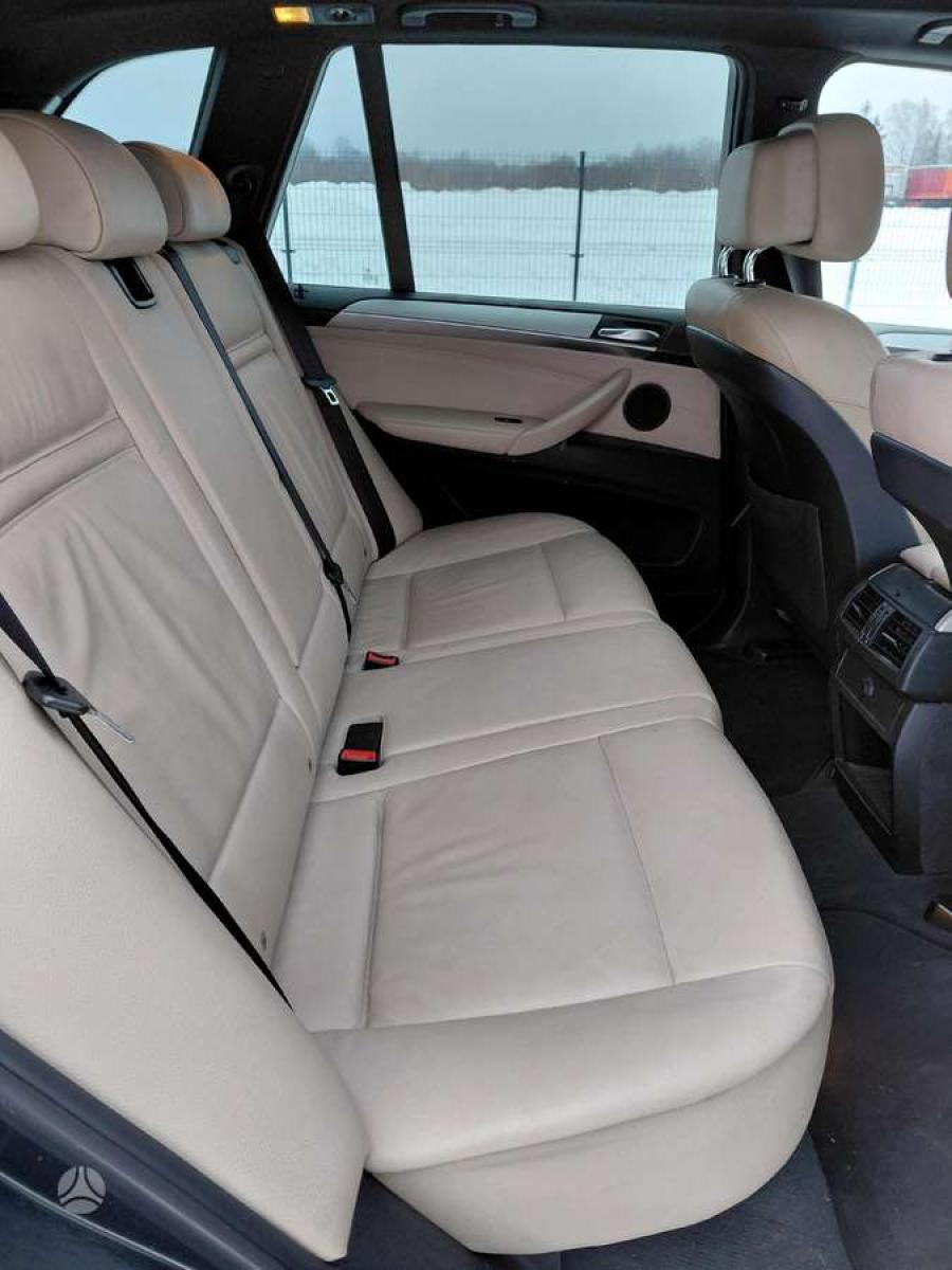Grey BMW X5 2011 in Vilnius, with an engine capacity of 2.99 L and mileage of 264 thousand km for 9400 €, photo 15 on AUTOMOTO.COM.LV