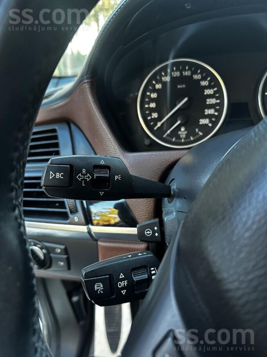 Grey BMW X5 2011 in Riga, with an engine capacity of 3.00 L and mileage of 257 thousand km for 11850 €, photo 14 on AUTOMOTO.COM.LV