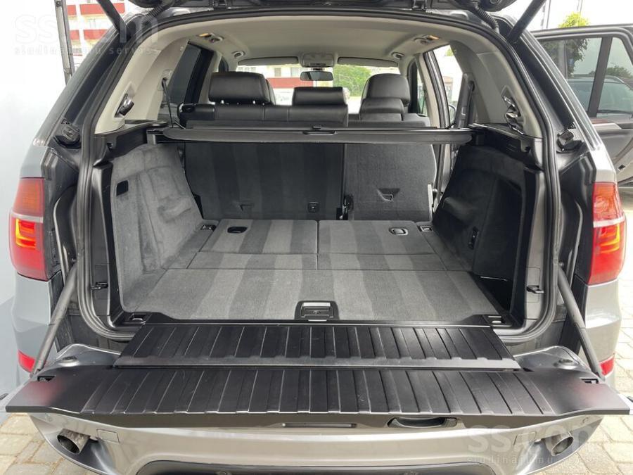 Pelēks BMW X5 2011 Talsi, ar dzinēja tilpumu 3.00 L un nobraukumu 360 tūkst. km par 9400 €, foto 6 vietnē AUTOMOTO.COM.LV
