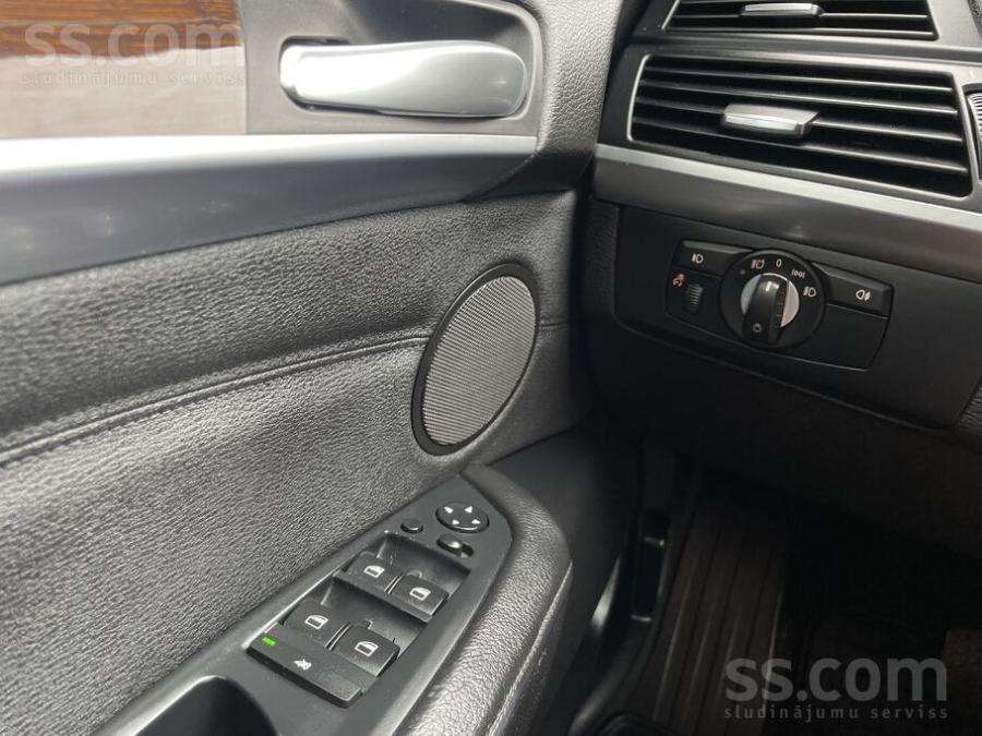 Pelēks BMW X5 2011 Talsi, ar dzinēja tilpumu 3.00 L un nobraukumu 360 tūkst. km par 9400 €, foto 14 vietnē AUTOMOTO.COM.LV