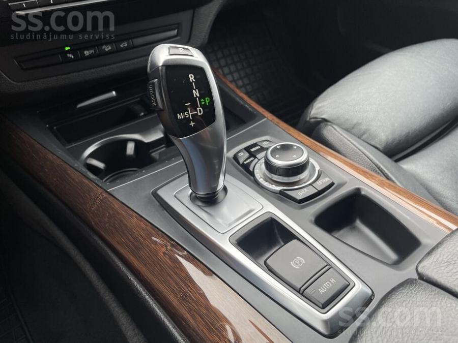 Pelēks BMW X5 2011 Talsi, ar dzinēja tilpumu 3.00 L un nobraukumu 360 tūkst. km par 9400 €, foto 21 vietnē AUTOMOTO.COM.LV