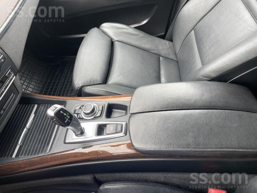 Pelēks BMW X5 2011 Talsi, ar dzinēja tilpumu 3.00 L un nobraukumu 360 tūkst. km par 9400 €, foto 23 vietnē AUTOMOTO.COM.LV