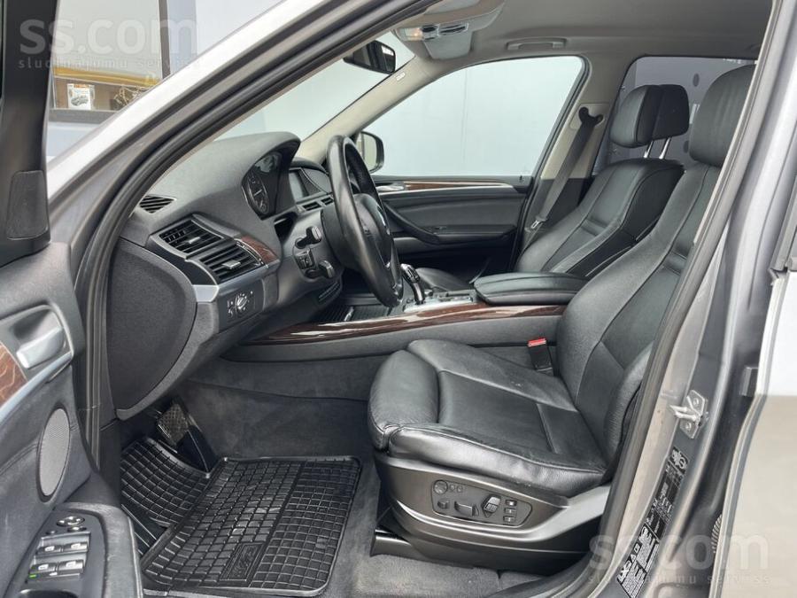 Pelēks BMW X5 2011 Talsi, ar dzinēja tilpumu 3.00 L un nobraukumu 360 tūkst. km par 9400 €, foto 25 vietnē AUTOMOTO.COM.LV