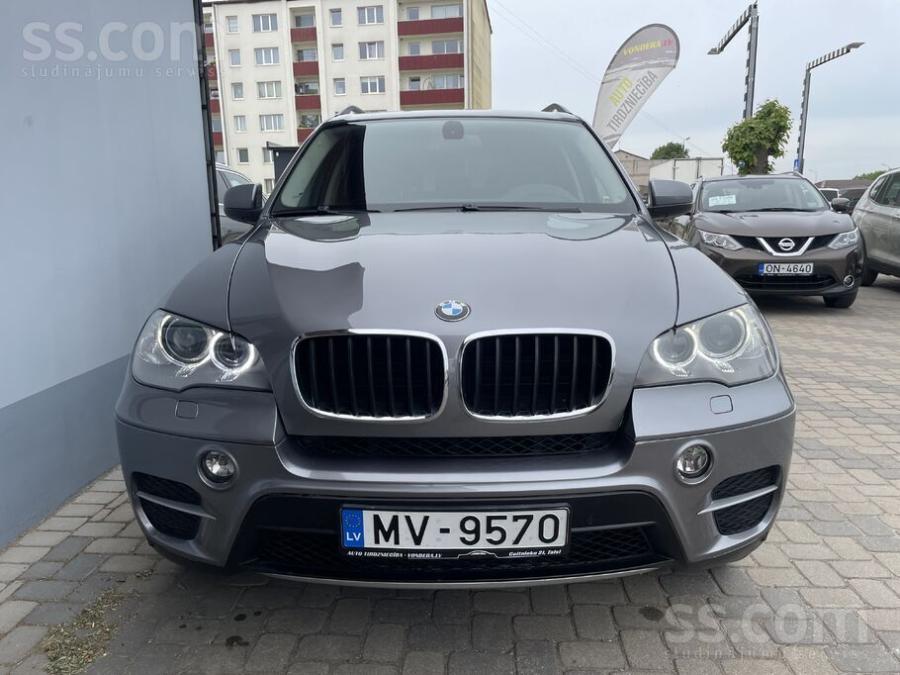 Pelēks BMW X5 2011 Talsi, ar dzinēja tilpumu 3.00 L un nobraukumu 360 tūkst. km par 9400 €, foto 33 vietnē AUTOMOTO.COM.LV
