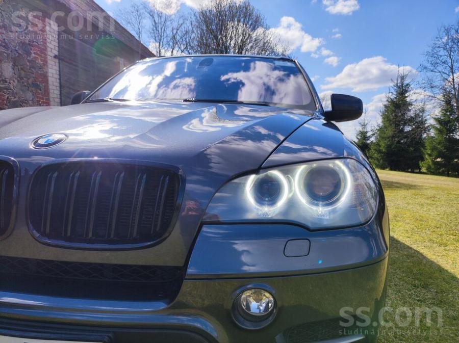 Grey BMW X5 2011 in Cesis, with an engine capacity of 3.00 L and mileage of 305 thousand km for 12350 €, photo 12 on AUTOMOTO.COM.LV