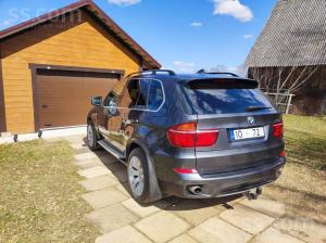 Grey BMW X5 2011 in Cesis, with an engine capacity of 3.00 L and mileage of 305 thousand km for 12350 €, photo 14 on AUTOMOTO.COM.LV